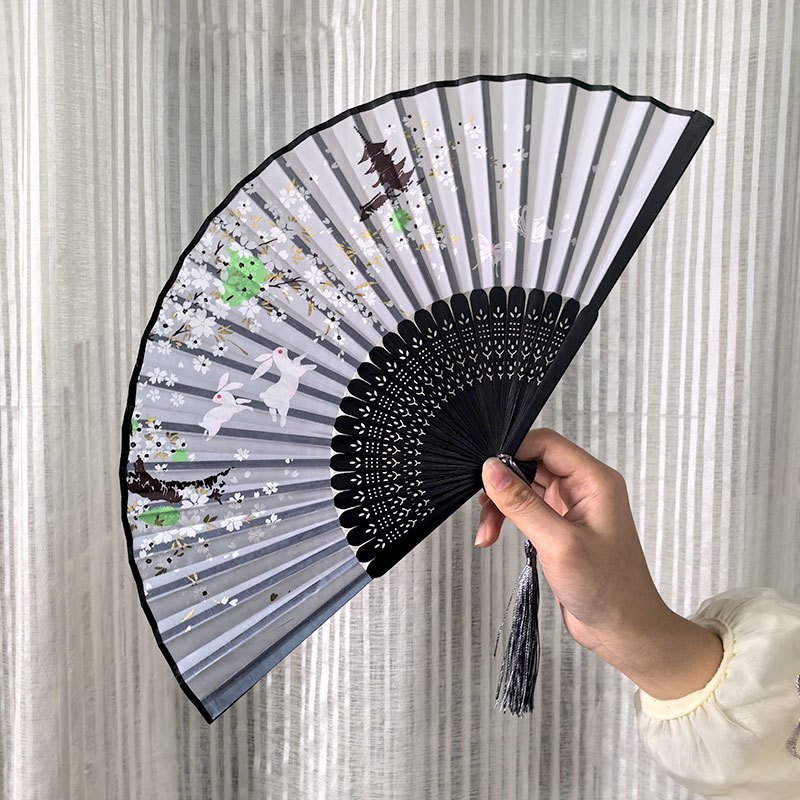 Elegant Floral Black Bamboo Hand Fan Kipas Tangan Lipat Buluh Corak ...