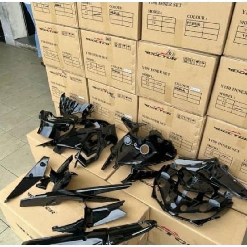 Inner Kilat Glossy Black For Yamaha Y15 Y15ZR V1 V2 Ysuku LC150 Exciter Doctor OEM 100% Original ...