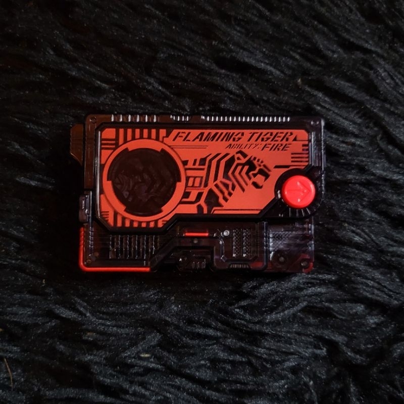 DX Fire Flaming Tiger Progrise Key Kamen Rider Zero One Bandai | Shopee ...