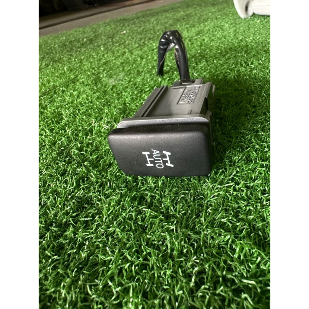 Toyota Estima ACR30/MCR30 4WD Button Switch | Shopee Malaysia