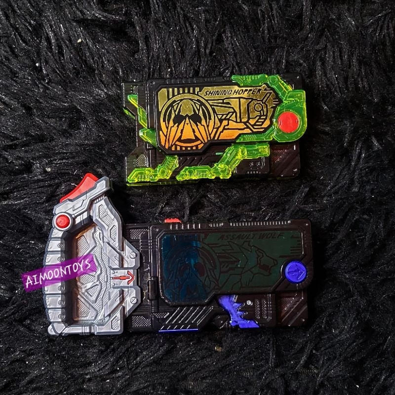 SET DX Shining Hopper + Assault Wolf + Assault Grip Progrise Key Kamen ...