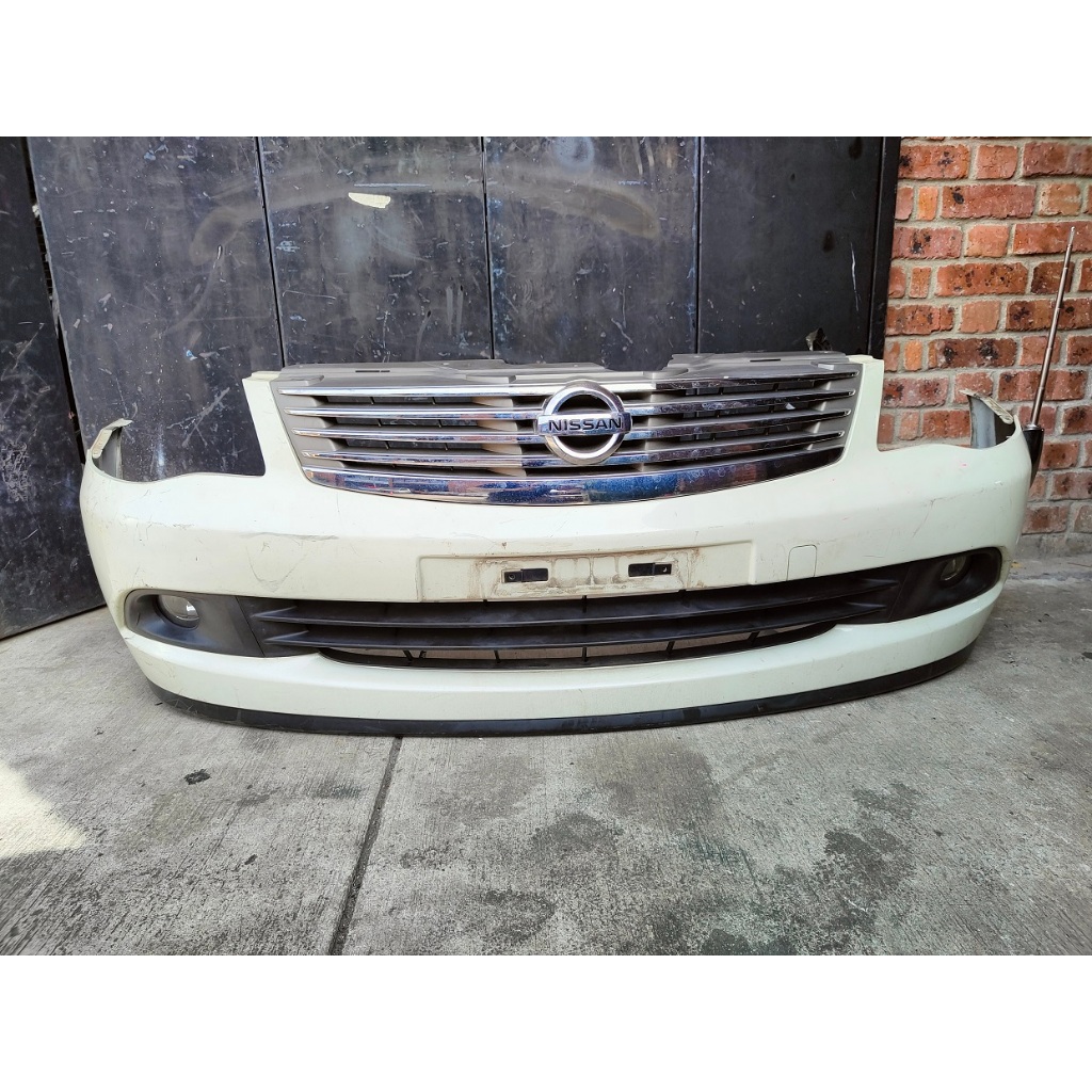 JDM Nissan Sylphy G11 Front Bumper With PARKING POLE Blue Light Fog ...