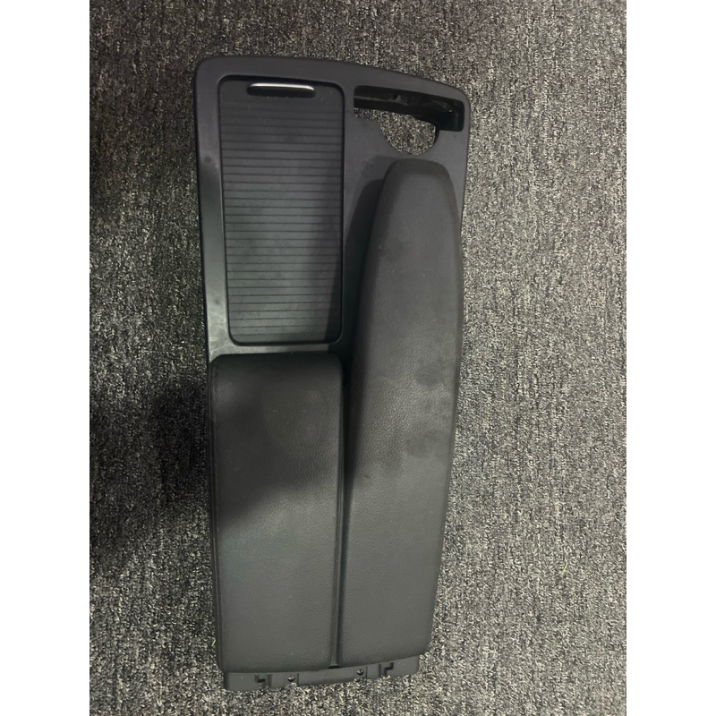MERCEDES BENZ W204 FACELIFT ARMREST CENTRE CONSOLE BOX | Shopee Malaysia