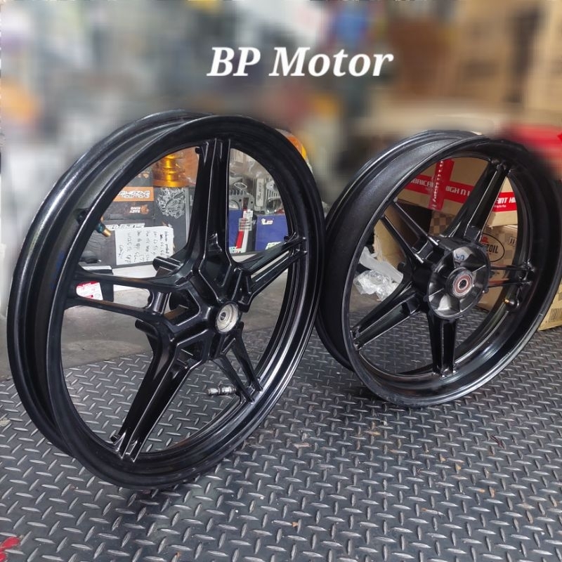 ORIGINAL YAMAHA Y15ZR /Y16ZR / Y15ZR V2 BLACK SPORT RIM ***USED ...