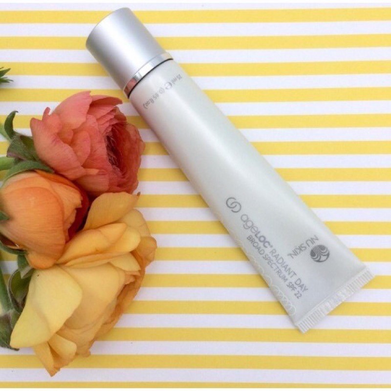 EXP 02/2025 NU SKIN NUSKIN AGELOC Transformation Pack - Radiant Day SPF 22 (25ml) best2 | Shopee ...