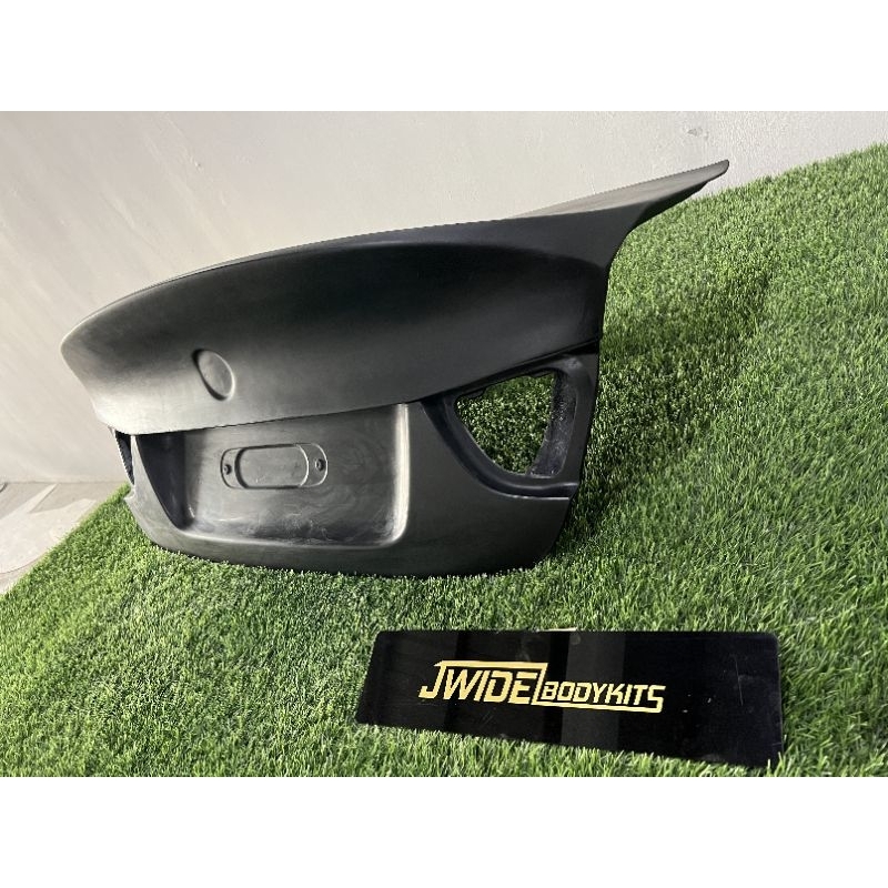 BMW E90 fiber rear bonet boot | Shopee Malaysia