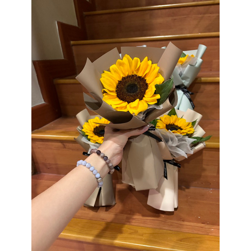 Graduation single bouquet | Single bouquet | Doorgift | Simple Bouquet ...