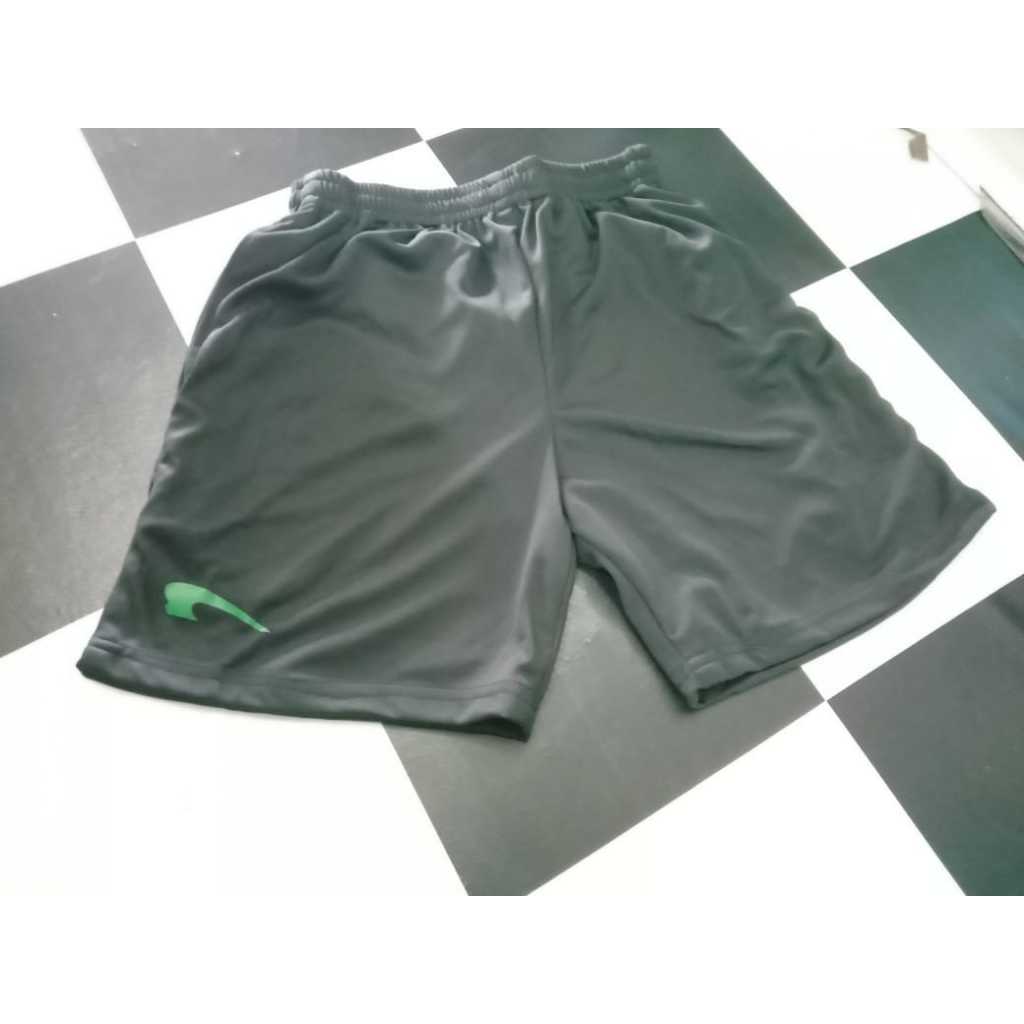 Seluar referee hitam logo hijau | Shopee Malaysia