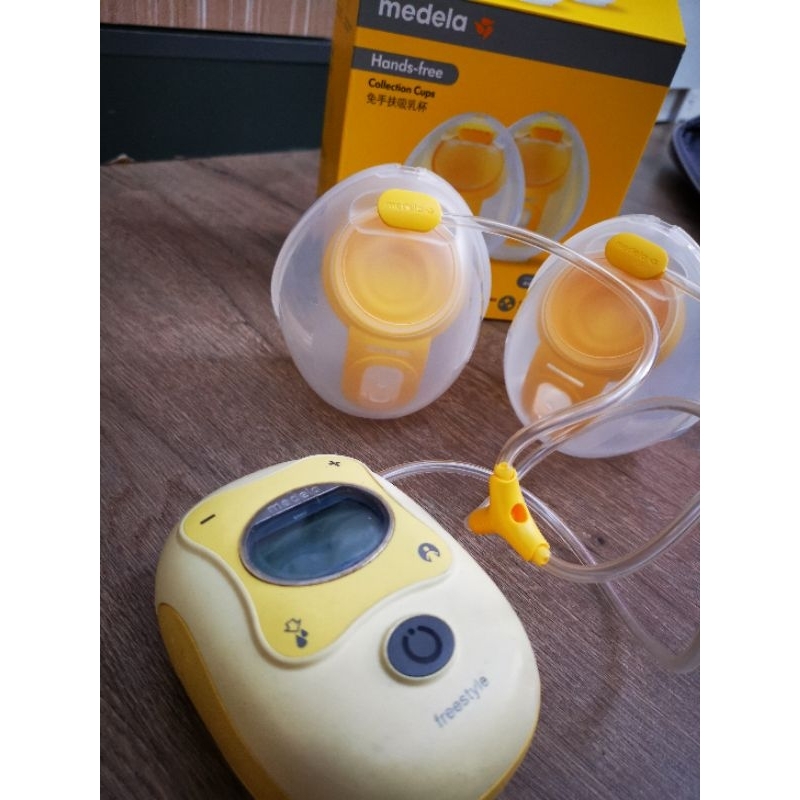 Brand NEW Medela hands-free collection cups for old Classic Freestyle ...