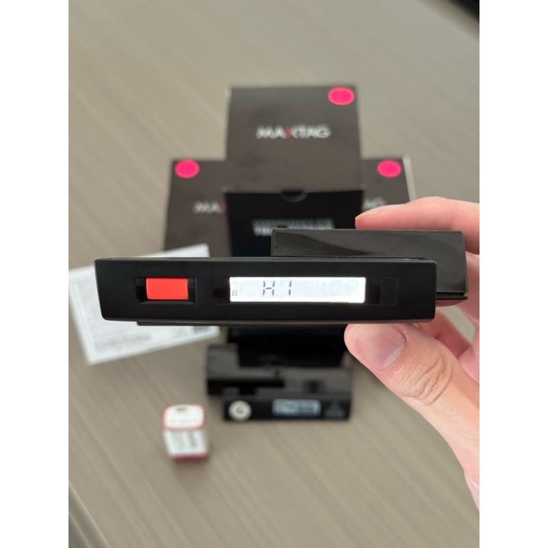 (READYSTOCK) MaxTag Smart Tag 100% Authentic 1 Year Warranty | Shopee ...