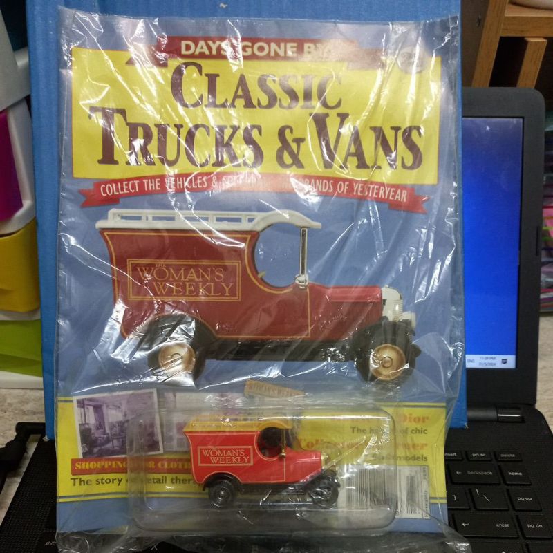 Lledo Days Gone Classic Trucks & Vans Issue 23-WOMAN'S WEEKLY VAN ...