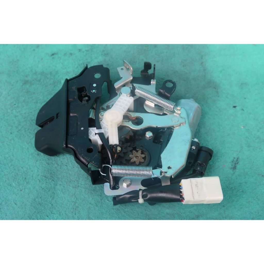 LEXUS LS460 BOOT LID LOCK | Shopee Malaysia