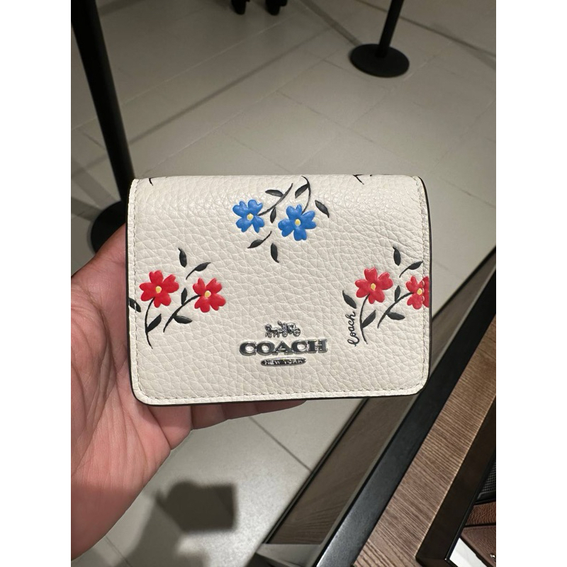 Coach Mini Wallet on Chain Crossbody | Shopee Malaysia