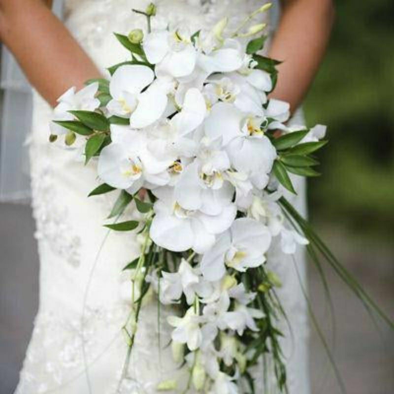 bunga tangan berjurai | cascading handbouquet | Bunga tangan pengantin ...