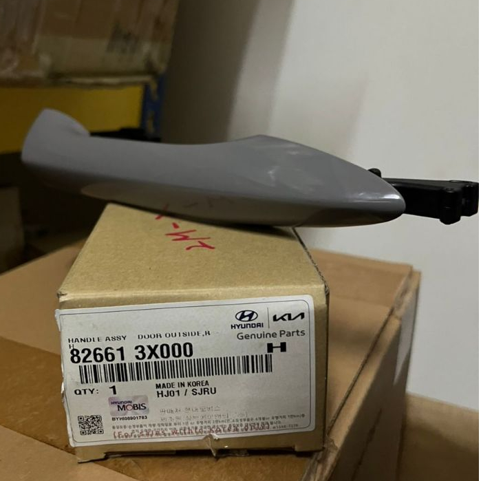 100% ORIGINAL (HYUNDAI KIA) FRONT RIGHT OUTER HANDLE (GREY) HYUNDAI ...
