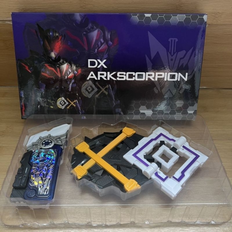[STOCK READY] KAMEN RIDER ARK SCORPION PROGRISE KEY WITH FACE PLATE ...