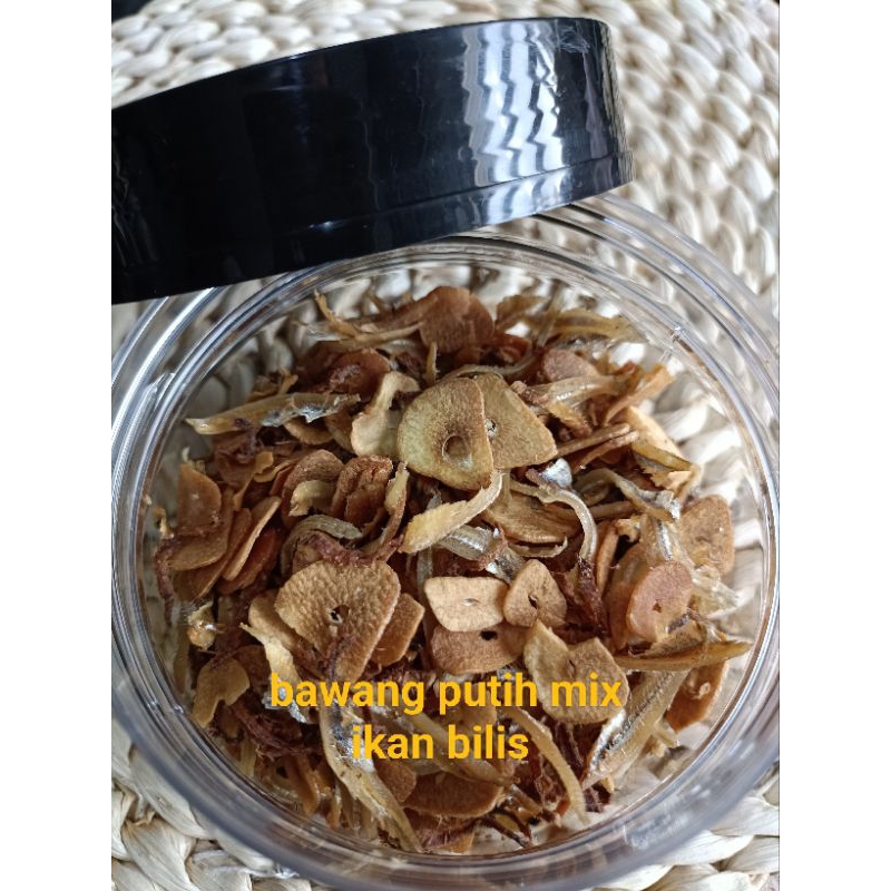 MAKANAN PANTANG / GARLIC CRISPY / HALIA IKAN BILIS | Shopee Malaysia