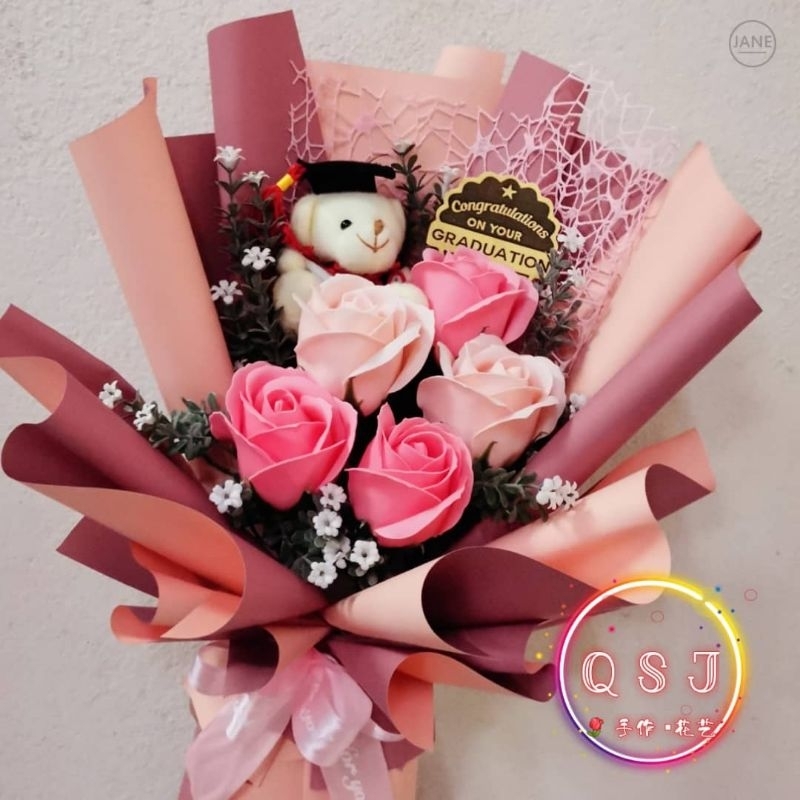 Graduation bouquet/Convocation bouque | Shopee Malaysia