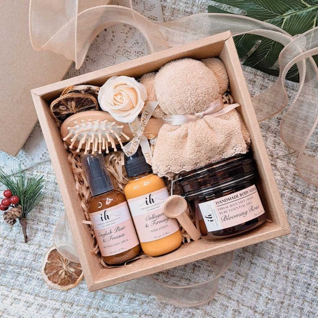 [IH] Women Day Gift Box / Birthday / Wedding / Bridesmaid / Corporate ...