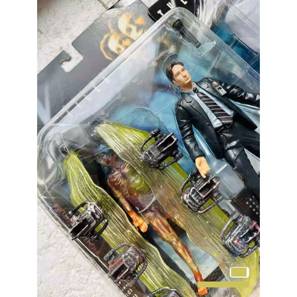 *FREE delivery. The X-Files Agent Fox Mulder Action Figure With Corpse ...