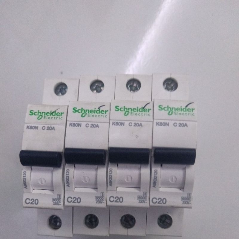 schneider 1pole mcb(used) | Shopee Malaysia