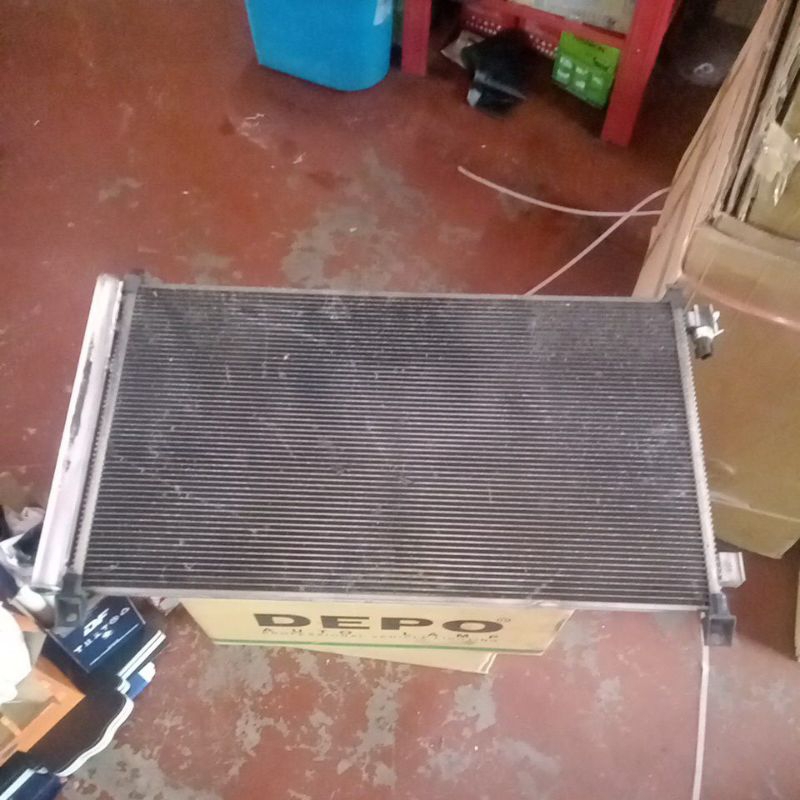 original nissan xtrail t32 condenser used clean no black second hand ...