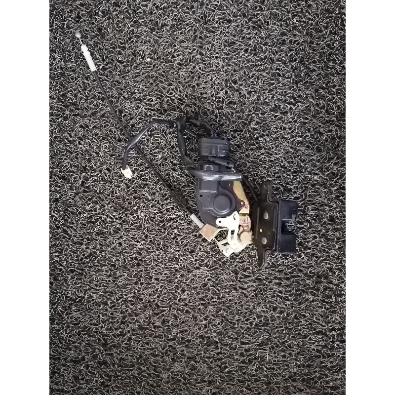 Toyota estima acr30 rear bonnet lock | Shopee Malaysia