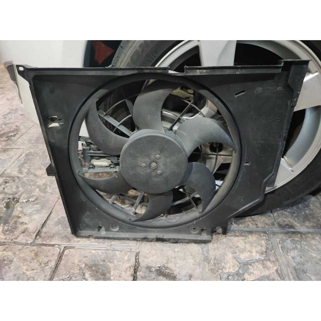 BMW E46 Radiator Cooling Fan Complete Motor | Shopee Malaysia