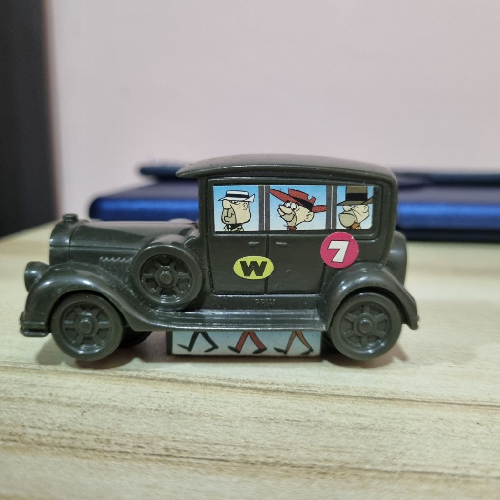 WACKY RACES Anthill Mob Getaway Car KFC Toy Figure Vintage 1998 ...
