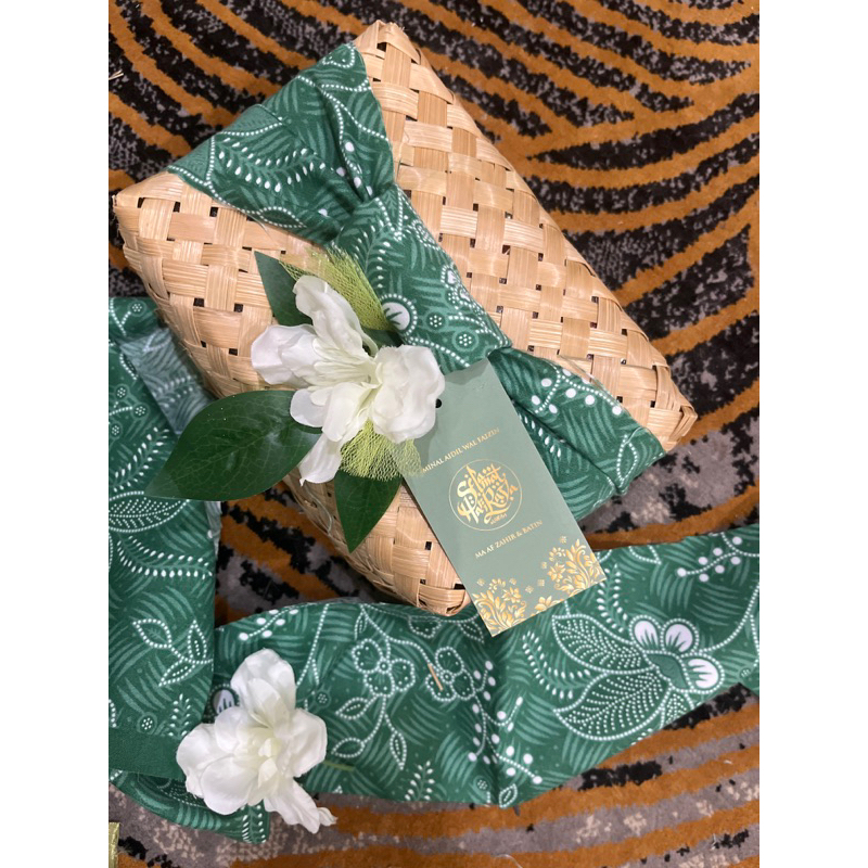 Raya gift hamper rm34 2024 | Shopee Malaysia