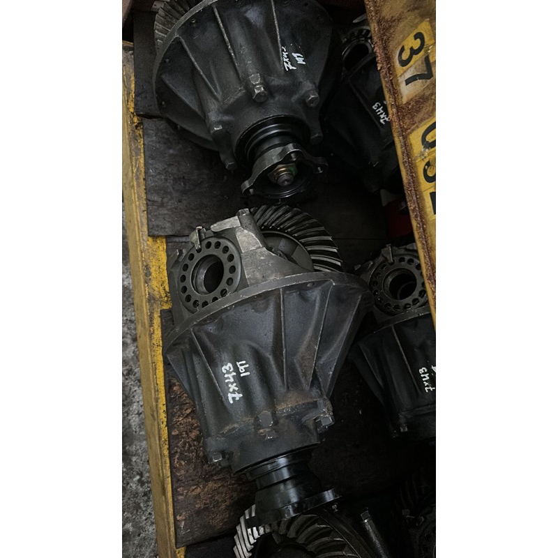 Isuzu NPR Hicom 4.3cc 4HE1 4HF1 Rear Gear Rear Differential Gearbox ...
