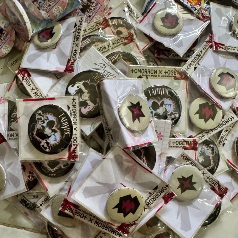 DEFECT KPOP BUTTON BADGE BT21 WDZY NCT SANRIO STRAY KIDS IKON TREASURE ...