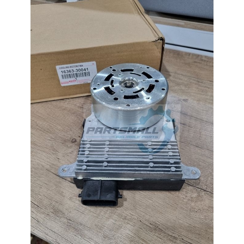 100% GENIUNE TOYOTA HIACE TRH203 NEW RADIATOR COOLING FAN MOTOR 16363 ...