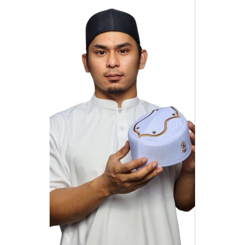 KOPIAH KERAS DENGAN LOGO CAPAL SAIZ 21-23 (HITAM DAN PUTIH) | Shopee ...