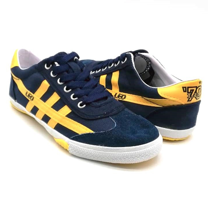 LEO F70'S Kasut Takraw Futsal / Canvas Men Futsal Shoe | Shopee Malaysia
