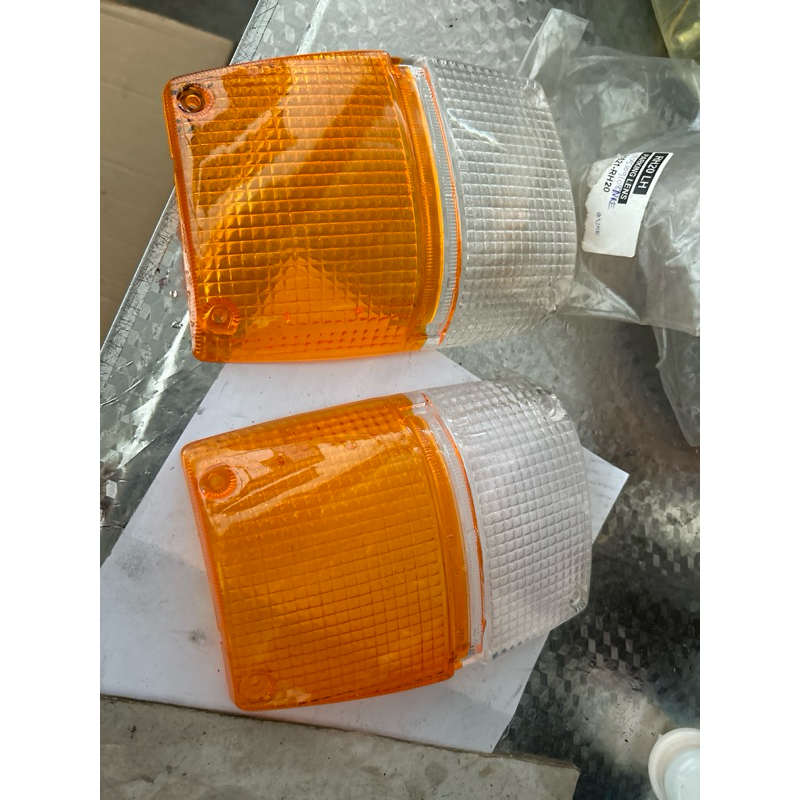 TOYOTA HIACE RH20 RN20 1980 PARKING LENS NEW | Shopee Malaysia