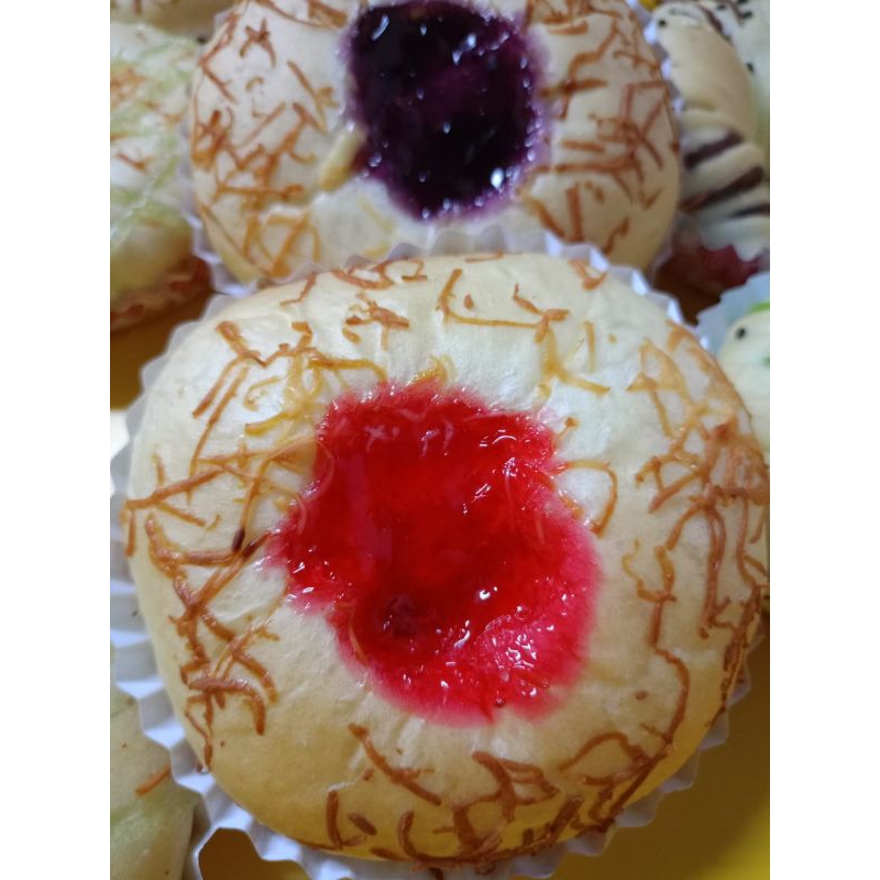 Roti Strawberry Cheese | Shopee Malaysia