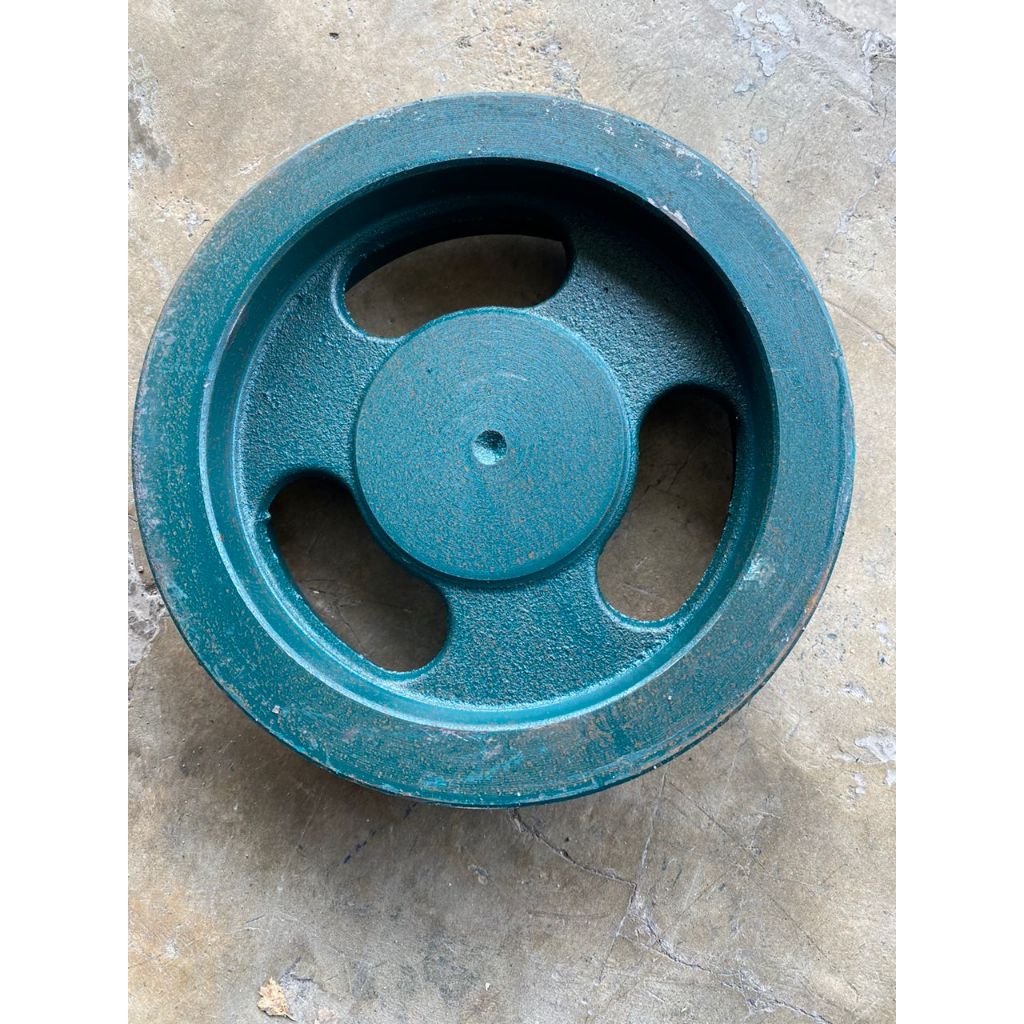 Pulley B2 5 - 8" Local Pulley Cast Iron Pulley complete with machine ...