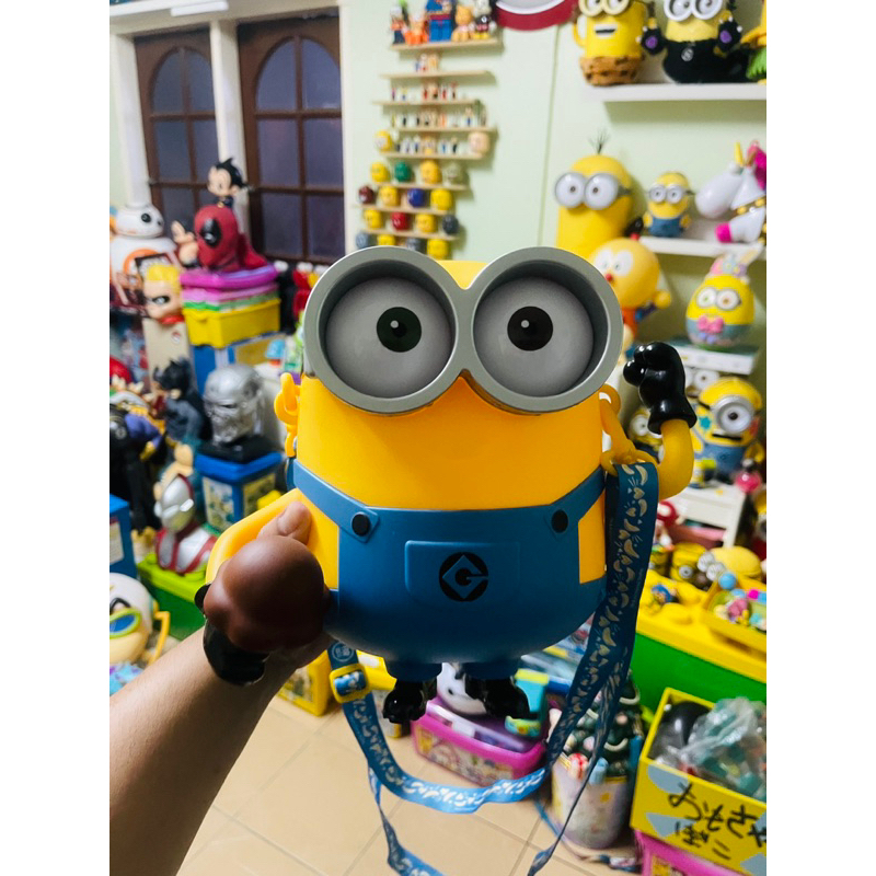 Universal Studios Korea Minion popcorn bucket, Minion Bob eating ice ...