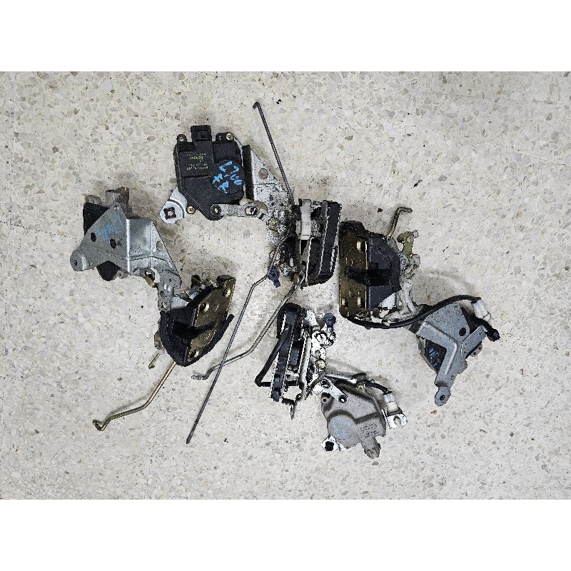 Daihatsu Gino door lock for perodua kelisa | Shopee Malaysia