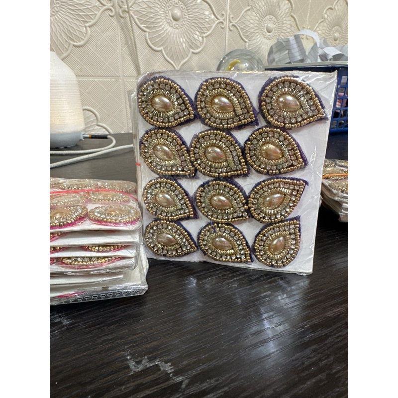Gold patches (12 pieces ) | Shopee Malaysia