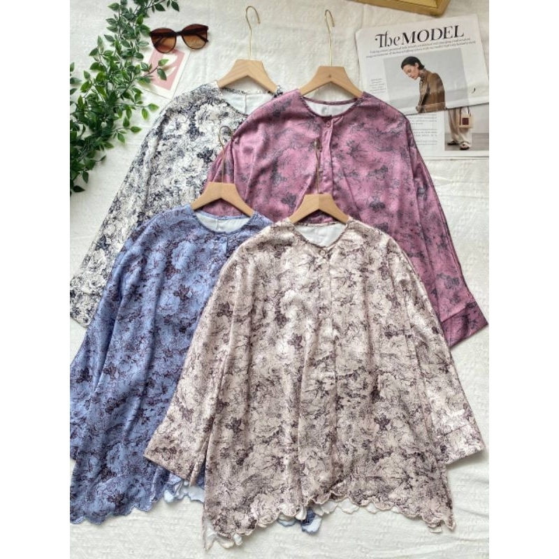 HOT AAIRA SKYLAR FLOWER TOP | Shopee Malaysia