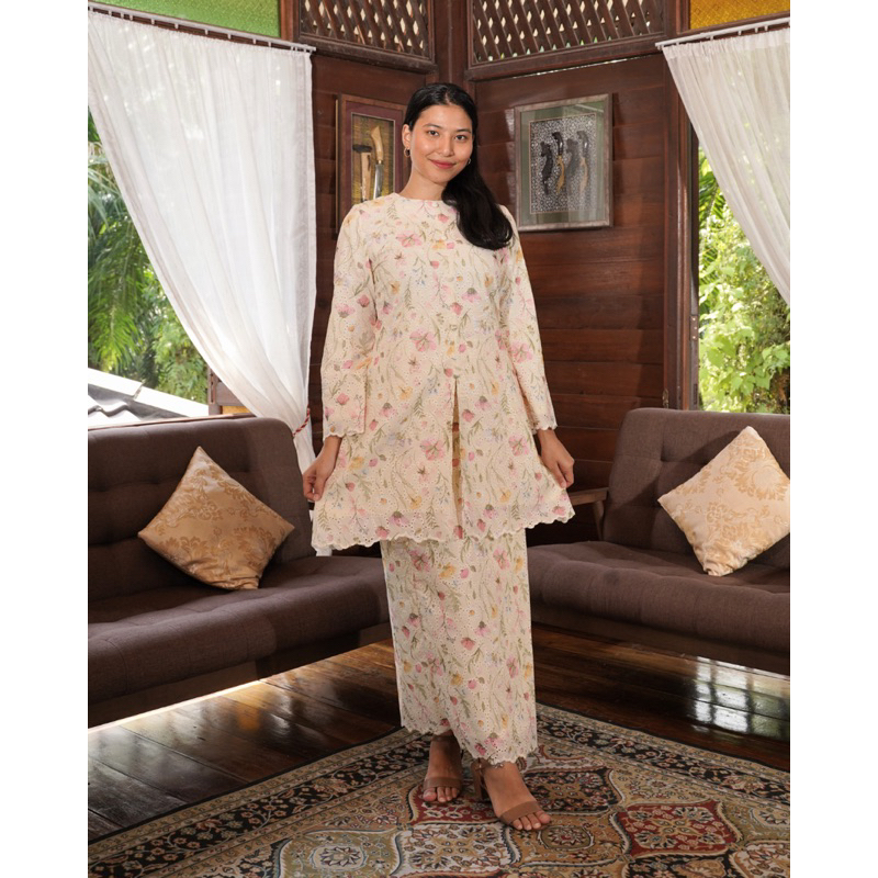 KURUNG RIAU EYELET EMBROIDERY RAYA 2024 | Shopee Malaysia