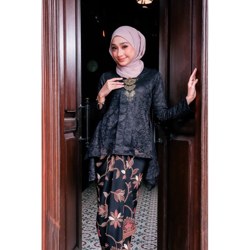 Raya 2024 • (Version 2) BCL Lacey kebaya pario pleated skirt lace dokoh ...