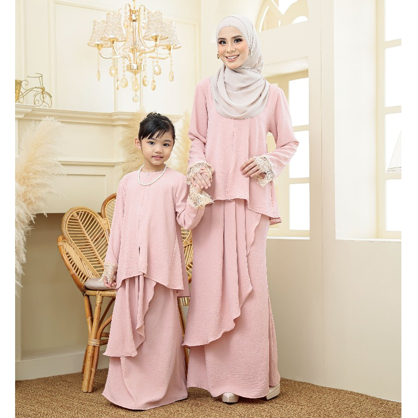 DARISSA DOLL KURUNG LACE FLOWY IRONLESS TANGAN LACE SEDONDON IBU DAN ...