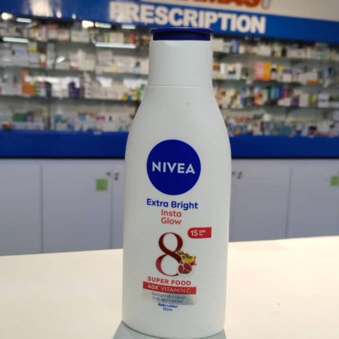 NIVEA EXTRA BRIGHT INSTA GLOW 15 SPF PA +++ SUPER FOOD 40X VITAMIN C ...