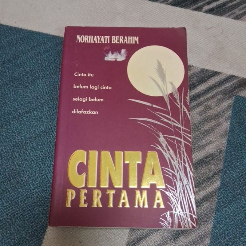 cinta pertama by norhayati berahim | Shopee Malaysia