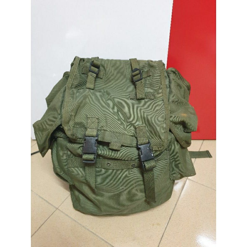 Vintage Singapore army backpack, askar beg galas lama, used | Shopee ...