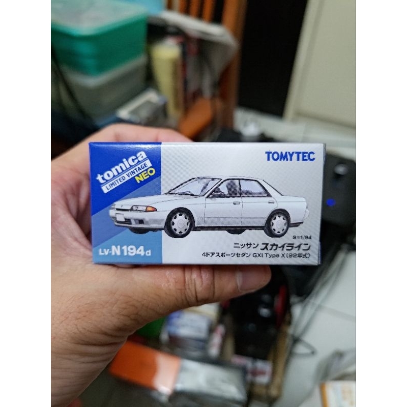 Tomytec Tomica Limited Vintage Neo (LV-N194d) Nissan Skyline 4-Door ...