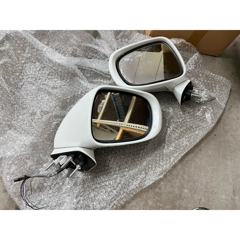 Lexus IS250’s side mirror with signal | Shopee Malaysia